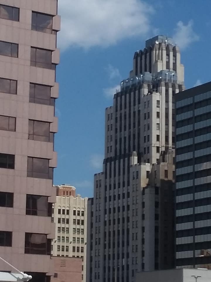 Kansas City’s 1000 story building – Globetrotting Grandpa
